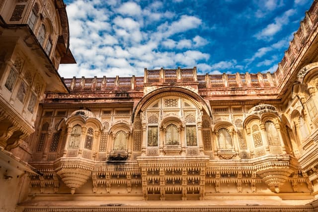 Explore Fort and Palaces of India Tour - Eaze Tours